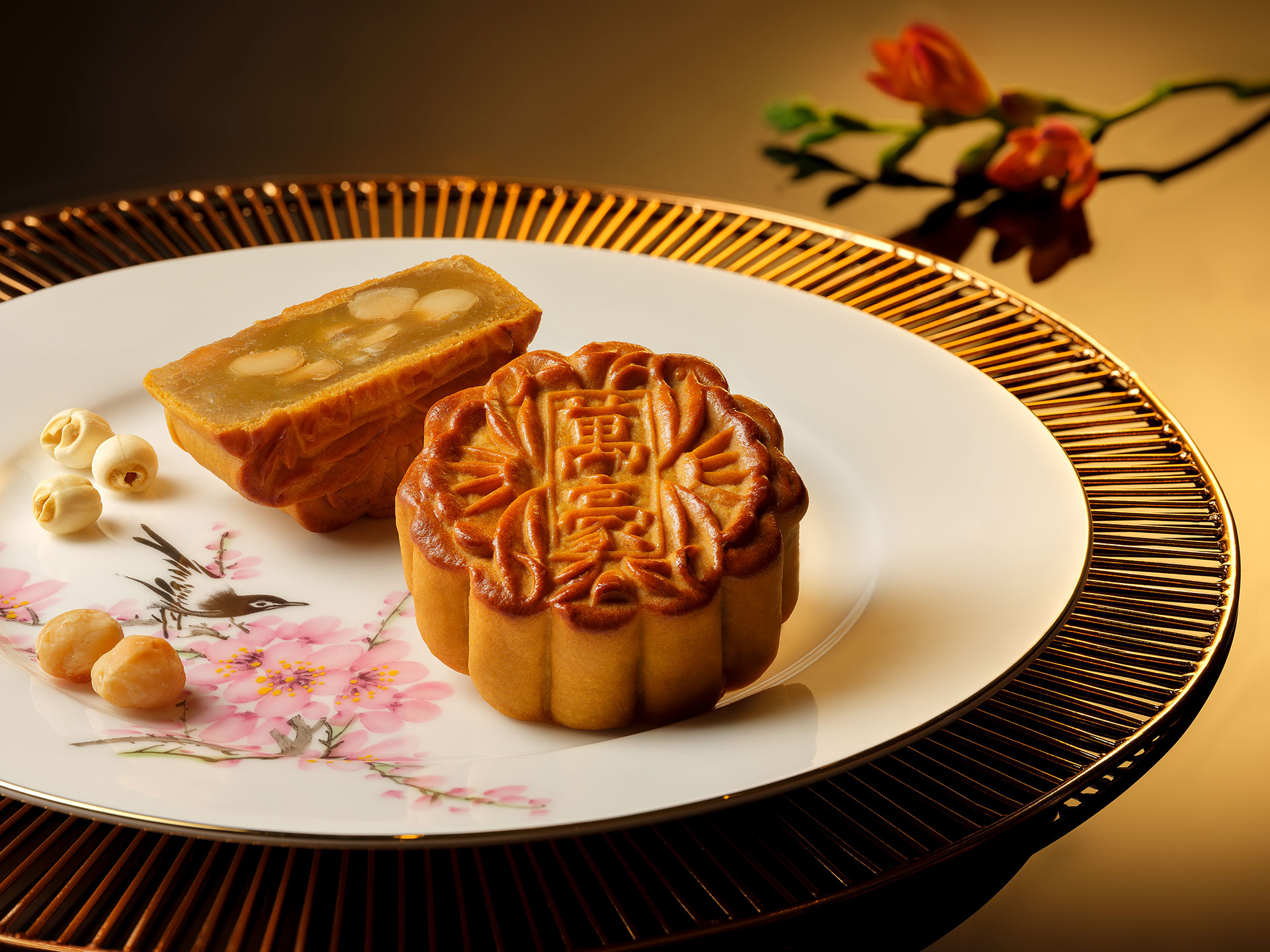 White Lotus Seed Paste Baked Mooncake With Macadamia Nuts Celebratory
